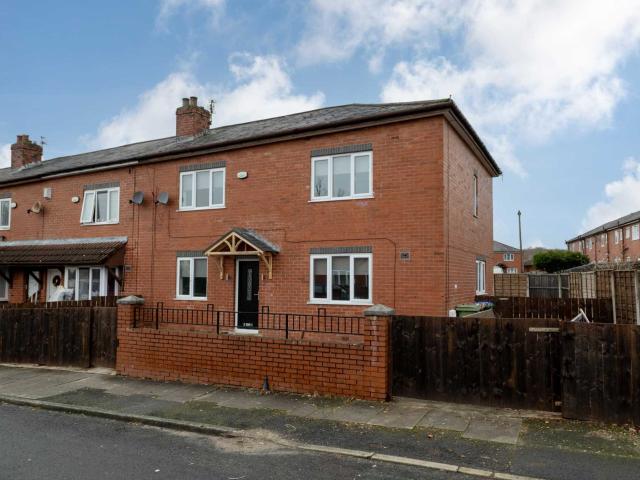 house for rent in Property, OL10 4UF