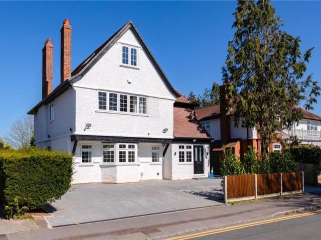 house for rent in Property, SL9 7QU