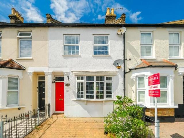 house for rent in Prospect Road, IG8 7ND