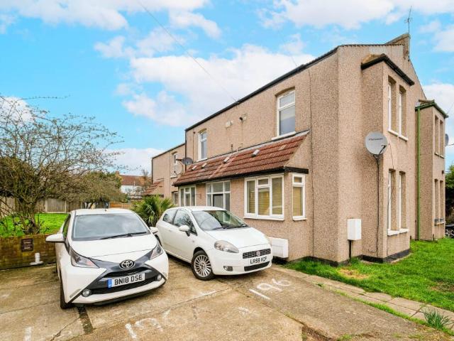 house for rent in Prospect Road, IG8 7NG