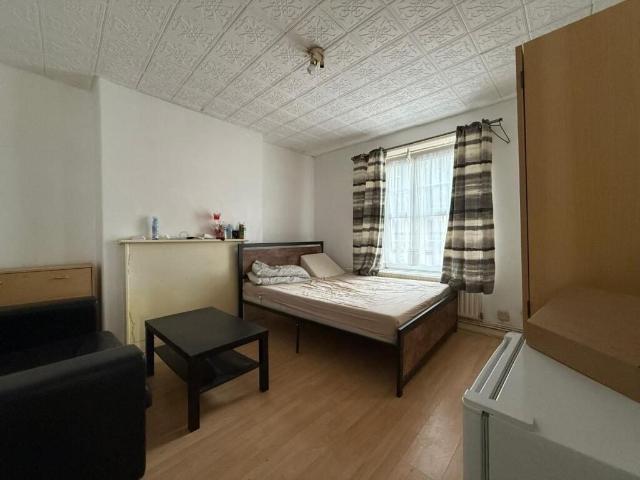 house for rent in Quaker Street, E1 6SS