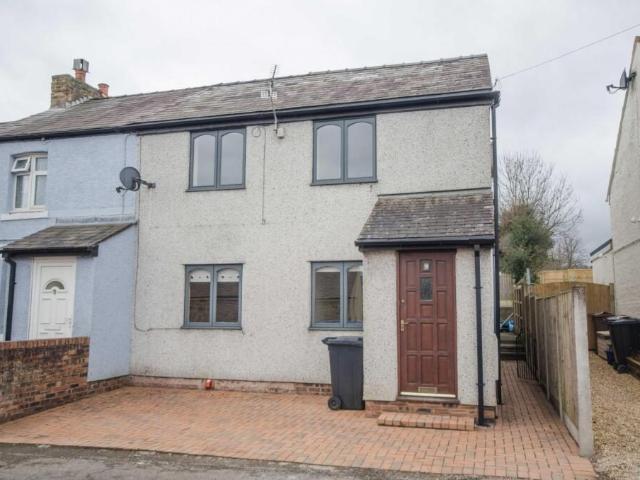 house for rent in Queen Street, CH7 4RQ