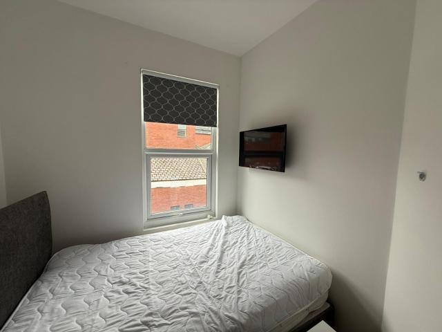 house for rent in Queen Street, City Centre