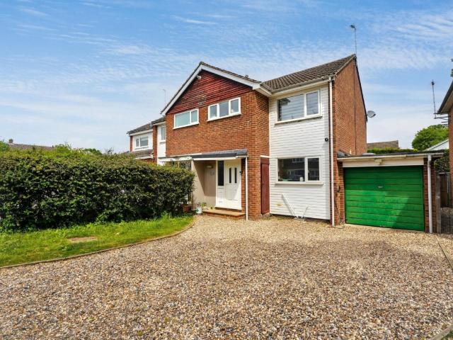 house for rent in Queens Close, Stansted