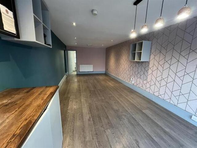 Commercial property for rent in Queens Road, Leicester, LE2