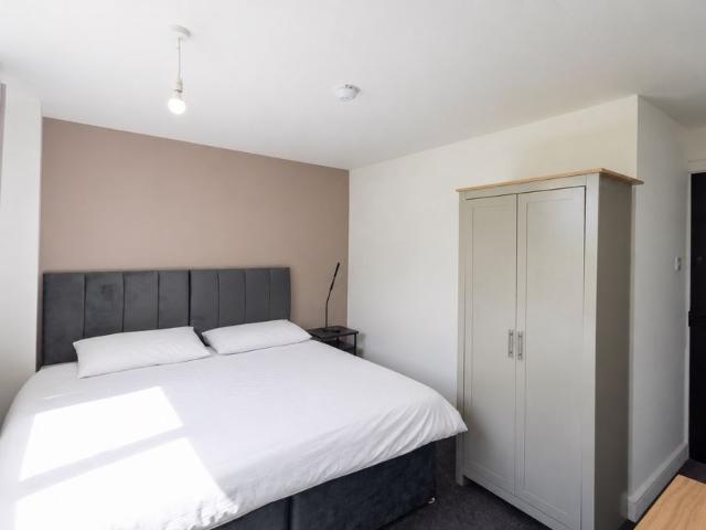 house for rent in Red Hall Chase, Leeds, LS14 1NR