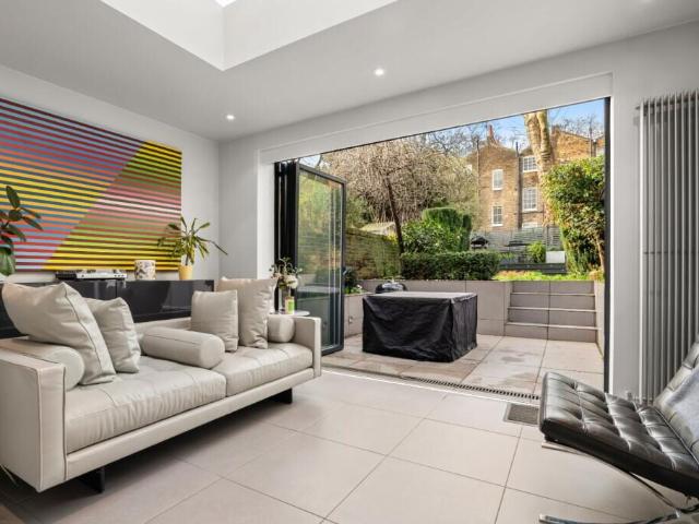 house for rent in Rees Street, N1 7AR