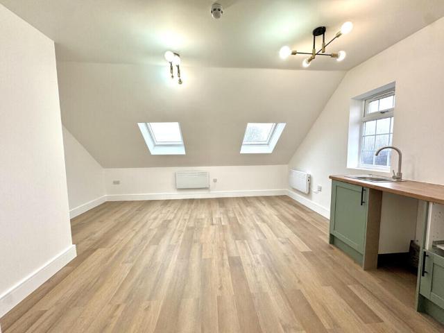 house for rent in Regina Road, UB2 5PL