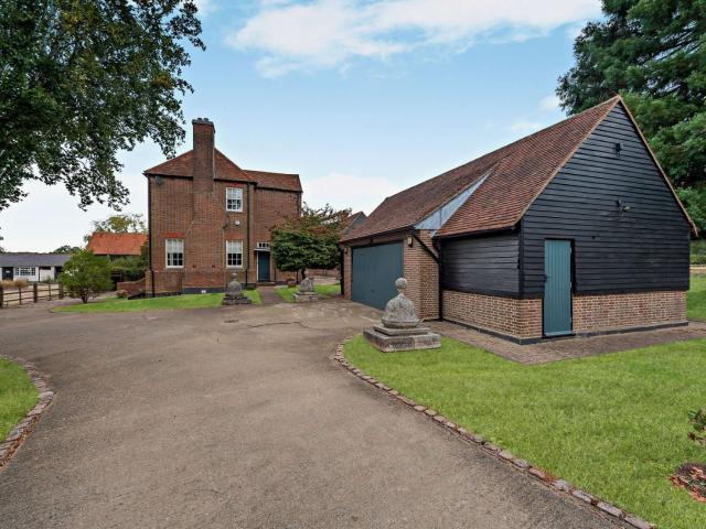 house for rent in Rickmansworth Hertfordshire WD3 4PA Saratt