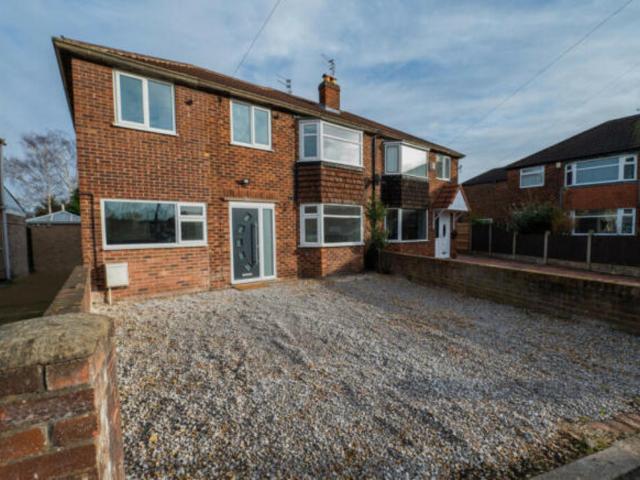 house for rent in Robin Hood Crescent, Doncaster, DN3