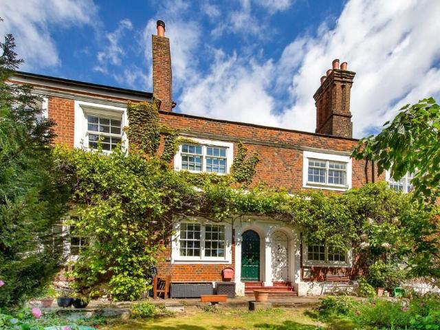 house for rent in Rosemary Gardens, SW14 7HD