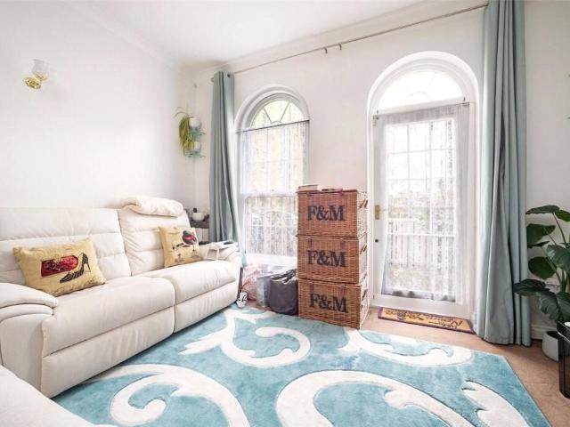 house for rent in Rotherhithe Street, SE16 5XW
