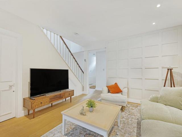 house for rent in Roupell Street, SE1 8TB