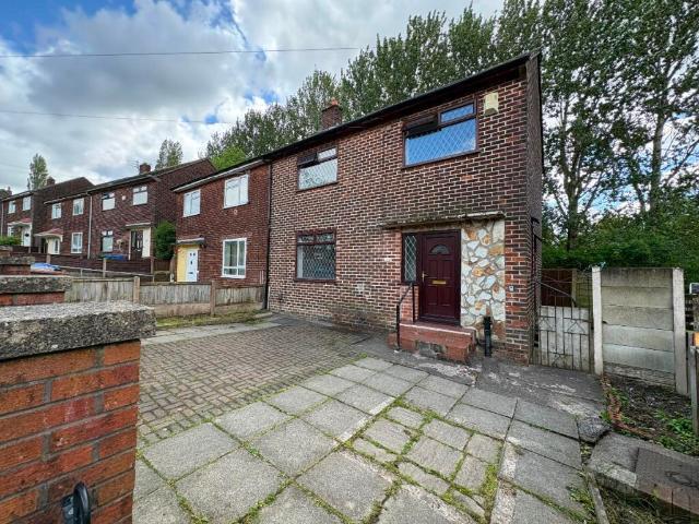 House for rent in Rowrah Crescent, Middleton, Manchester united kingdom