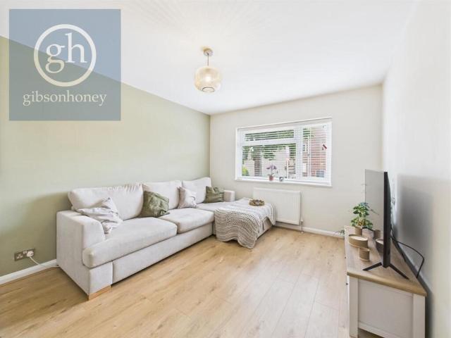 house for rent in Rydal Way, HA4 0RU