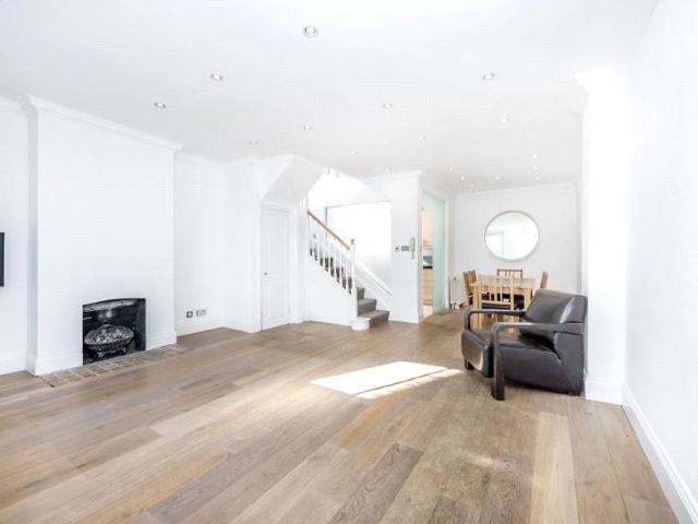 house for rent in Ryders Terrace, St Johns Wood, London