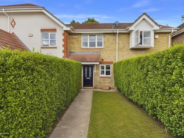 house for rent in Schooner Close, IG11 0GG