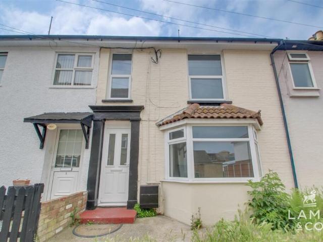 house for rent in Saville Street, CO14 8PL
