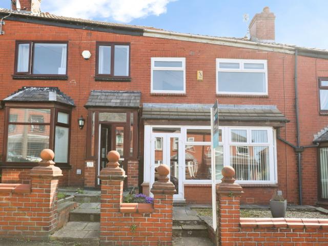 house for rent in Second Avenue, Bury