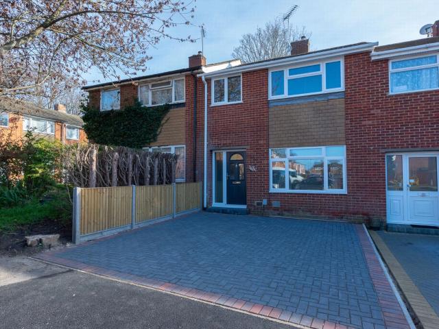 house for rent in Shakespeare Gardens, Cove, Farnborough, GU14