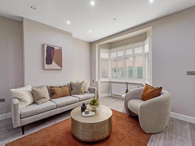 house for rent in Shipman Road, E16 3DT
