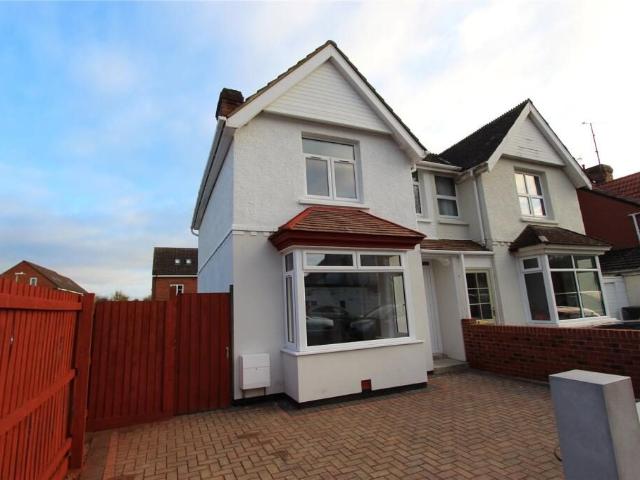 house for rent in Shrivenham Road, SN1 2NH
