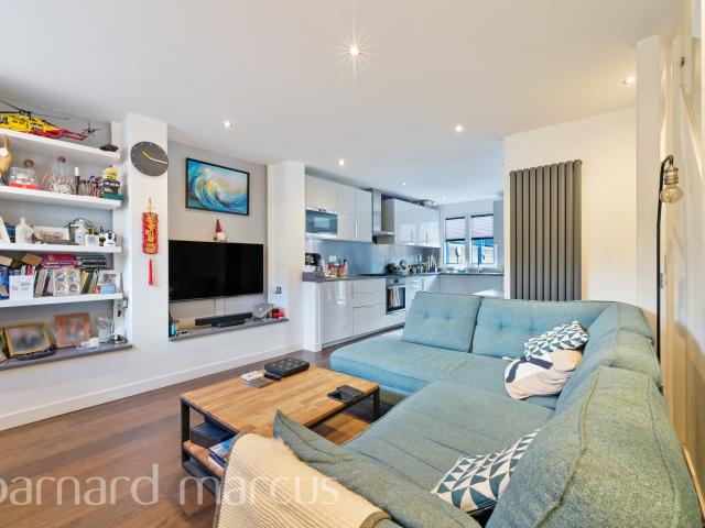 house for rent in Shurland Gardens, London, Willowbrook estate, London, Willowbrook estate