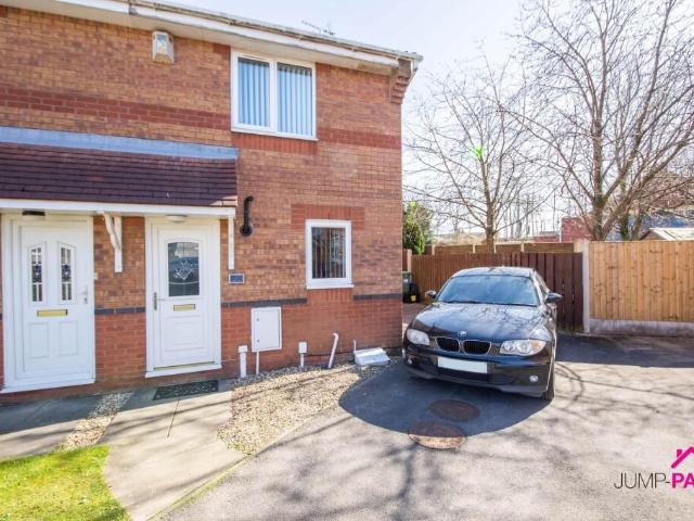 house for rent in Siskin Close, WA12 9XW
