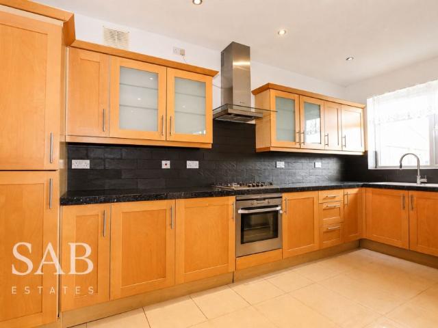 house for rent in Somerset Road, UB1 2UG