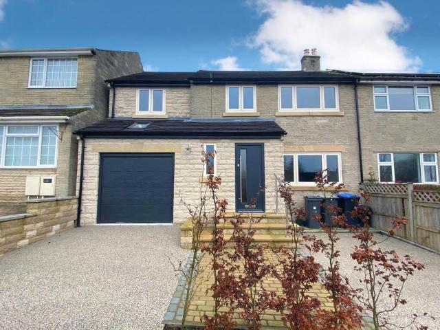 house for rent in Smithy Knoll Road, S32 3XW
