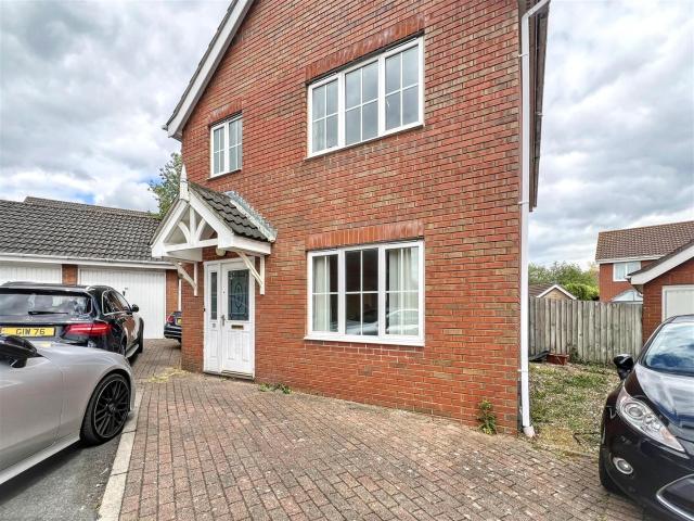 House for rent in Speedwell Way Norwich, Norfolk NR5 9HP