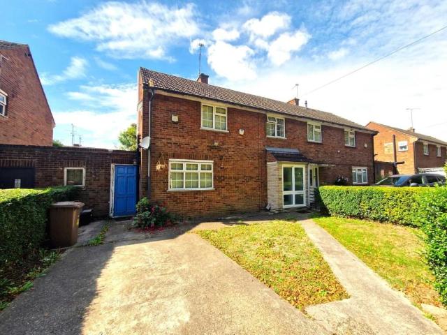 house for rent in Spinney Road, LU3 3DF