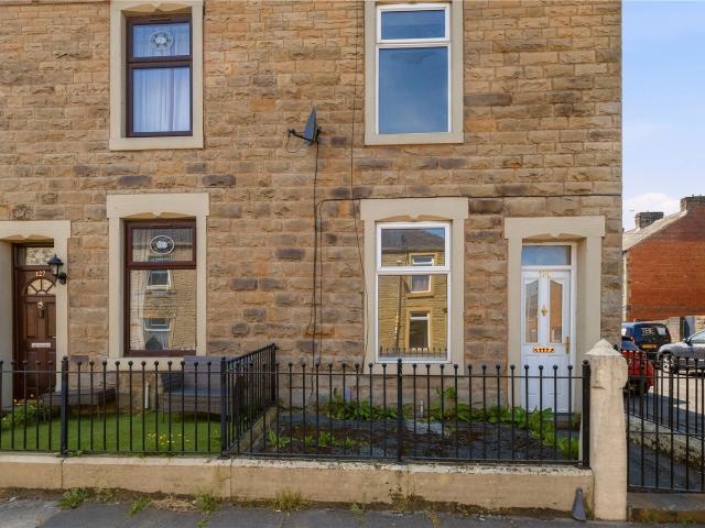 house for Rent in Spring Street, Rishton, Blackburn, Lancashire, BB1 4LP