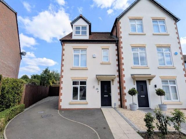 house for rent in St Thomas More Drive, PR8 3FG