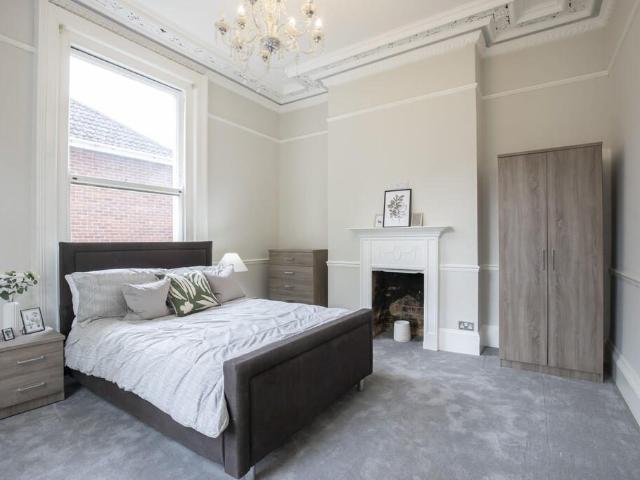 house for rent in St Georges Road, GL50 3EQ