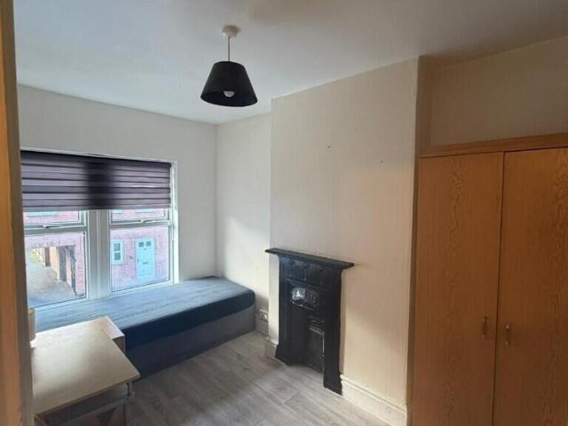 house for rent in St Michaels Street, NG17 4GP