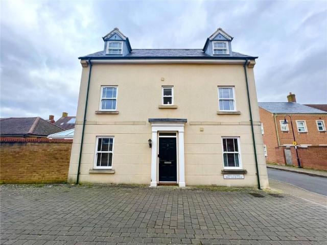 house for rent in Stonehenge Road, SN1 7AH