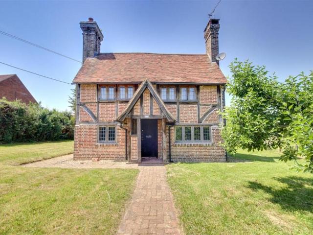 house for rent in Stonehouse Lane, RH13 8DL