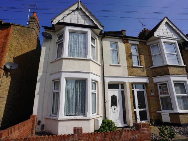 house for rent in Stornoway Road, SS2 4NJ