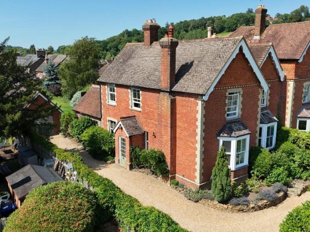 house for rent in Station Road, GU5 0AY