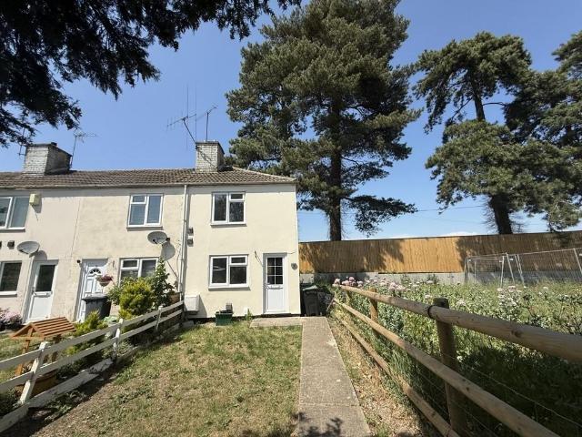 house for rent in Station Road, ME20 6AU