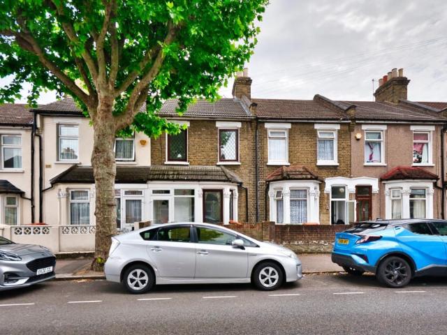house for rent in Stamford Road, E6 1LP