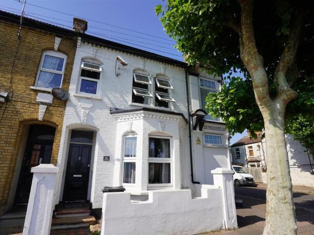 house for rent in Stanley Road, SS1 2HB