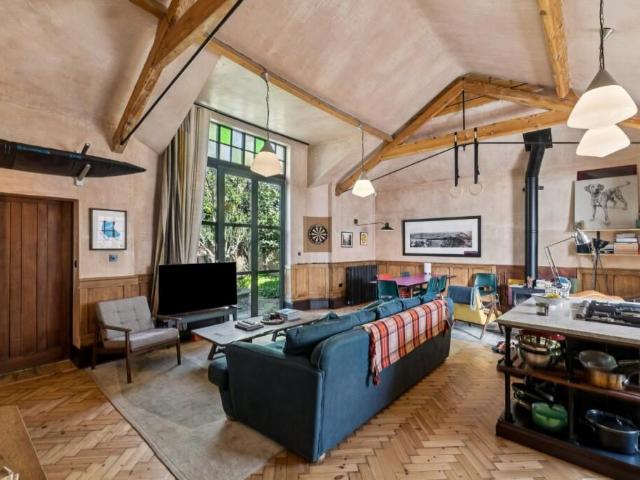 house for rent in Sterne Street, W12 8AB