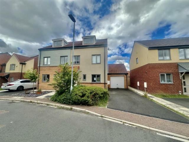 house for rent in Sundew Court, DL1 1AW