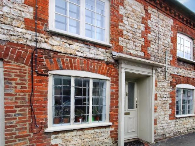 house for rent in Sussex Road, GU31 4JX