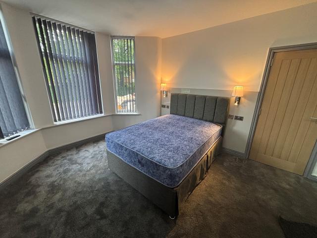 House for rent Kennerley Road SK2