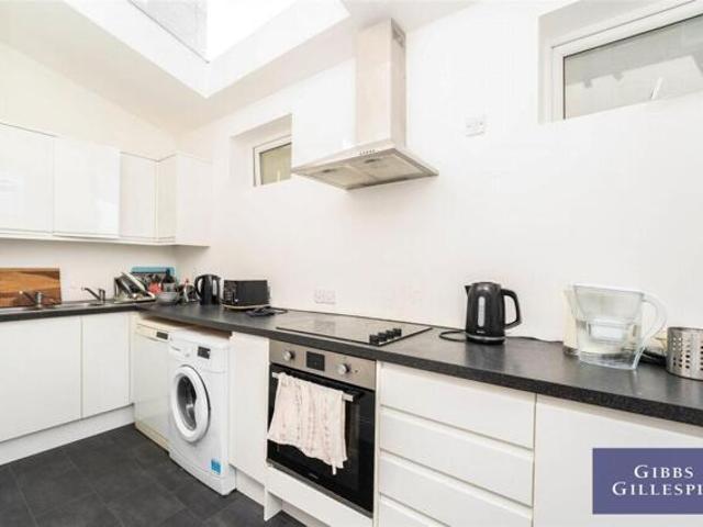 House For Rent London London 900 ES100243584
