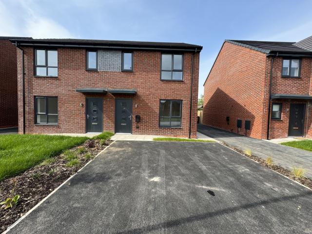 House for rent Mars Close OL11