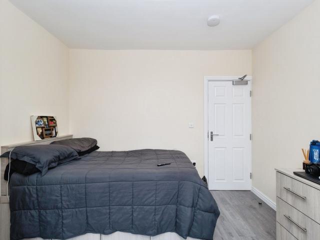 House for rent Parrs Wood Road, M20